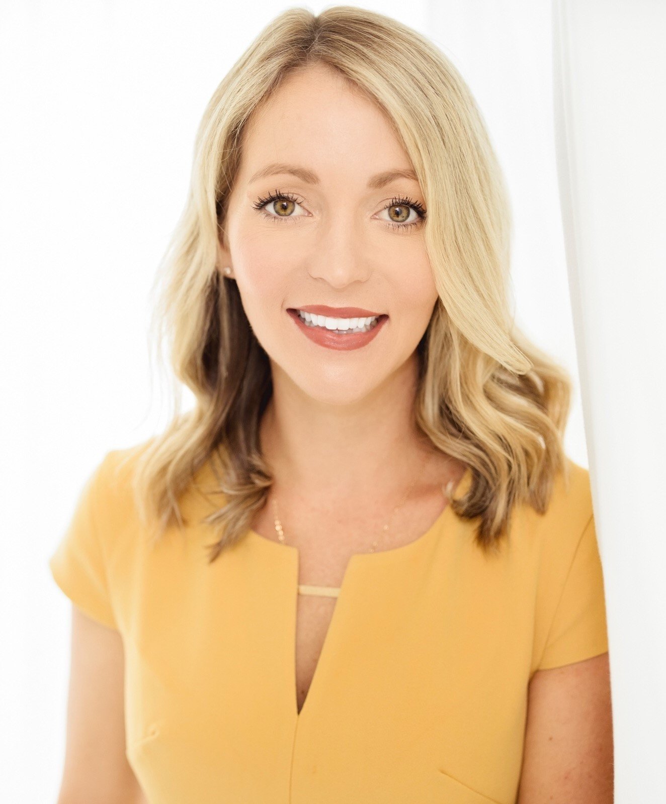 Amanda Lynch Elliott Bio | My Pink Lawyer